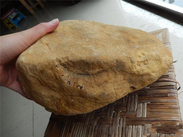 玉石有皮壳吗 有玉的石头表皮什么样 玉石原石有皮吗 第8页 大山谷图库