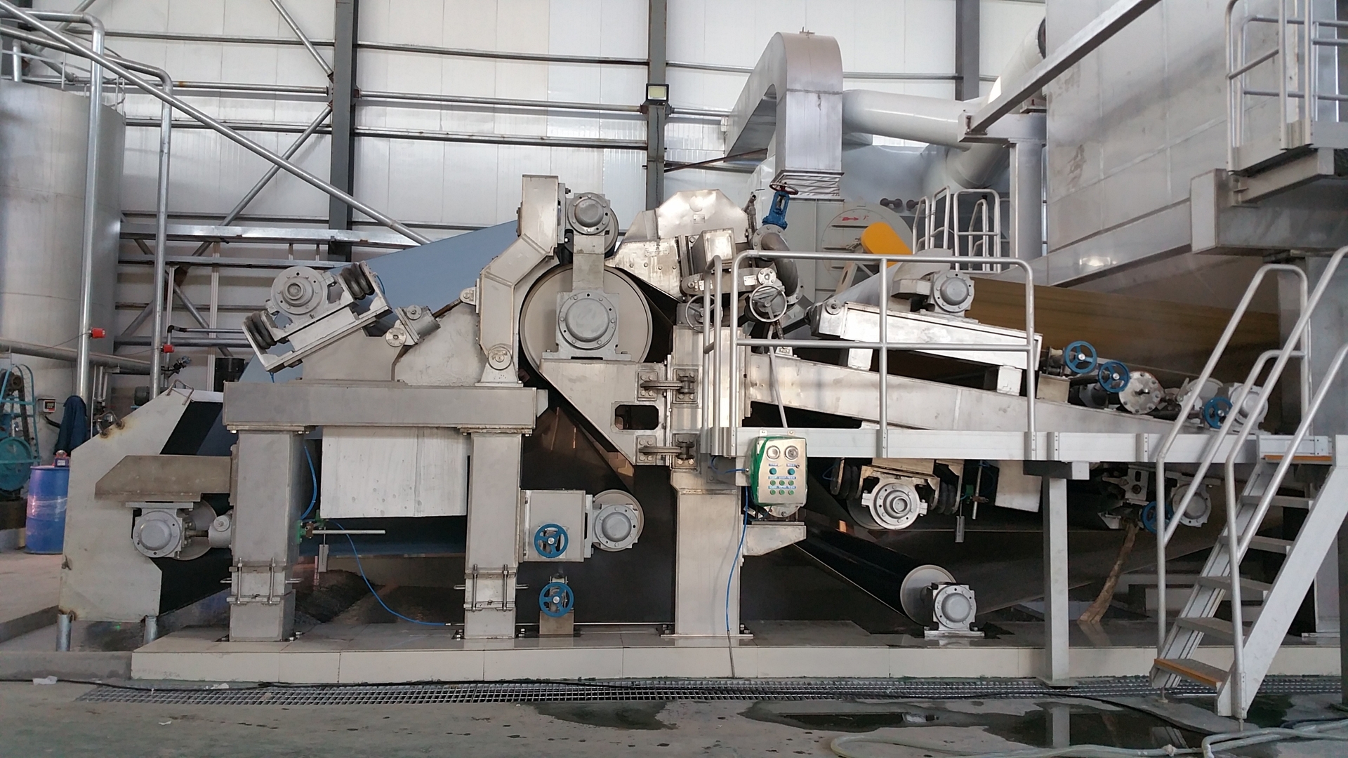 新月型高速卫生纸机_维拓造纸机械