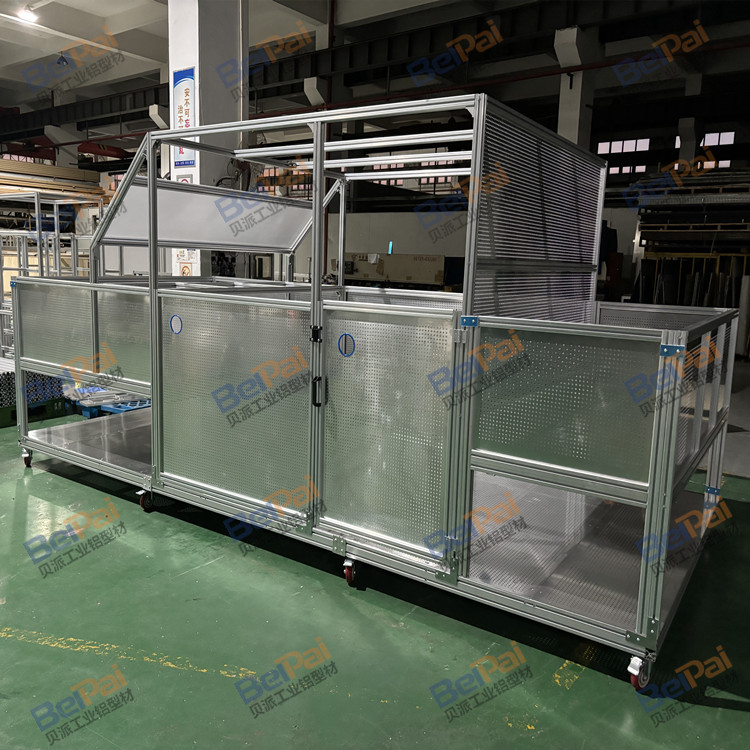 LABCAR黄板车台架还融入了许多创新科技